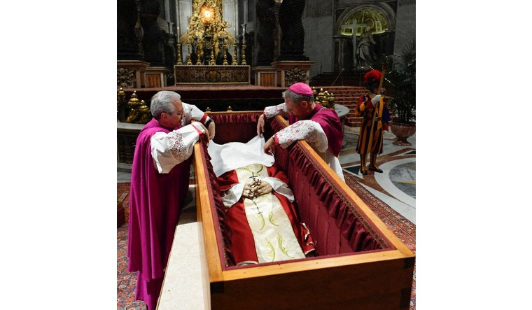 Pope Francis leads the funeral of Benedict XVI, remains buried in ...