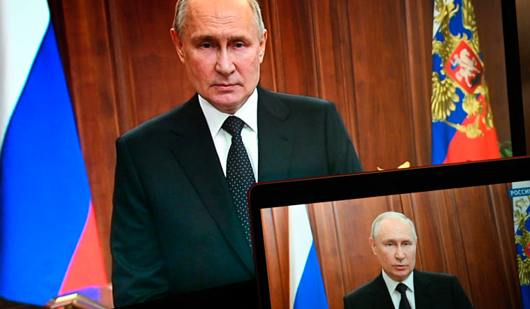 'This is treason, backstabbers will be punished': Putin vows to stop ...