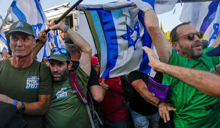 Protests kick off at Israeli justice minister's home a day before major ...