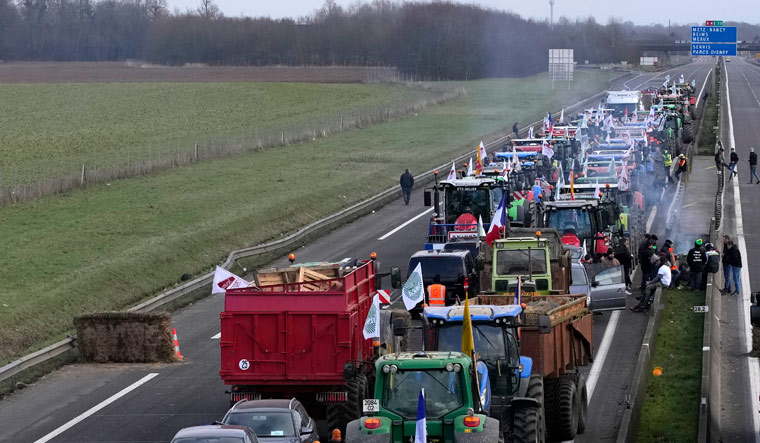 France protest: As farmers prepare ‘siege’ of Paris, govt readies new ...