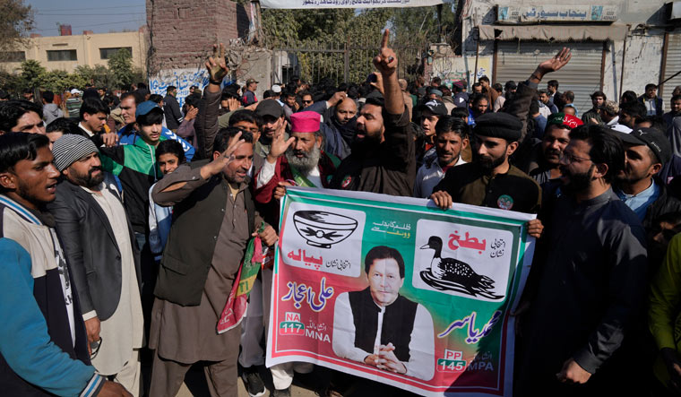 Pakistan: Counting ends in over half the seats, PTI-backed candidates ...