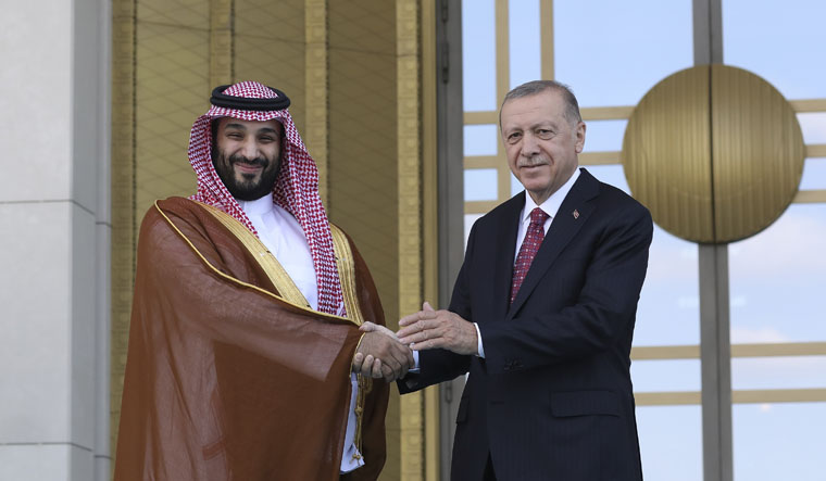 Saudi crown prince receives warm welcome in Turkey, to strengthen ...