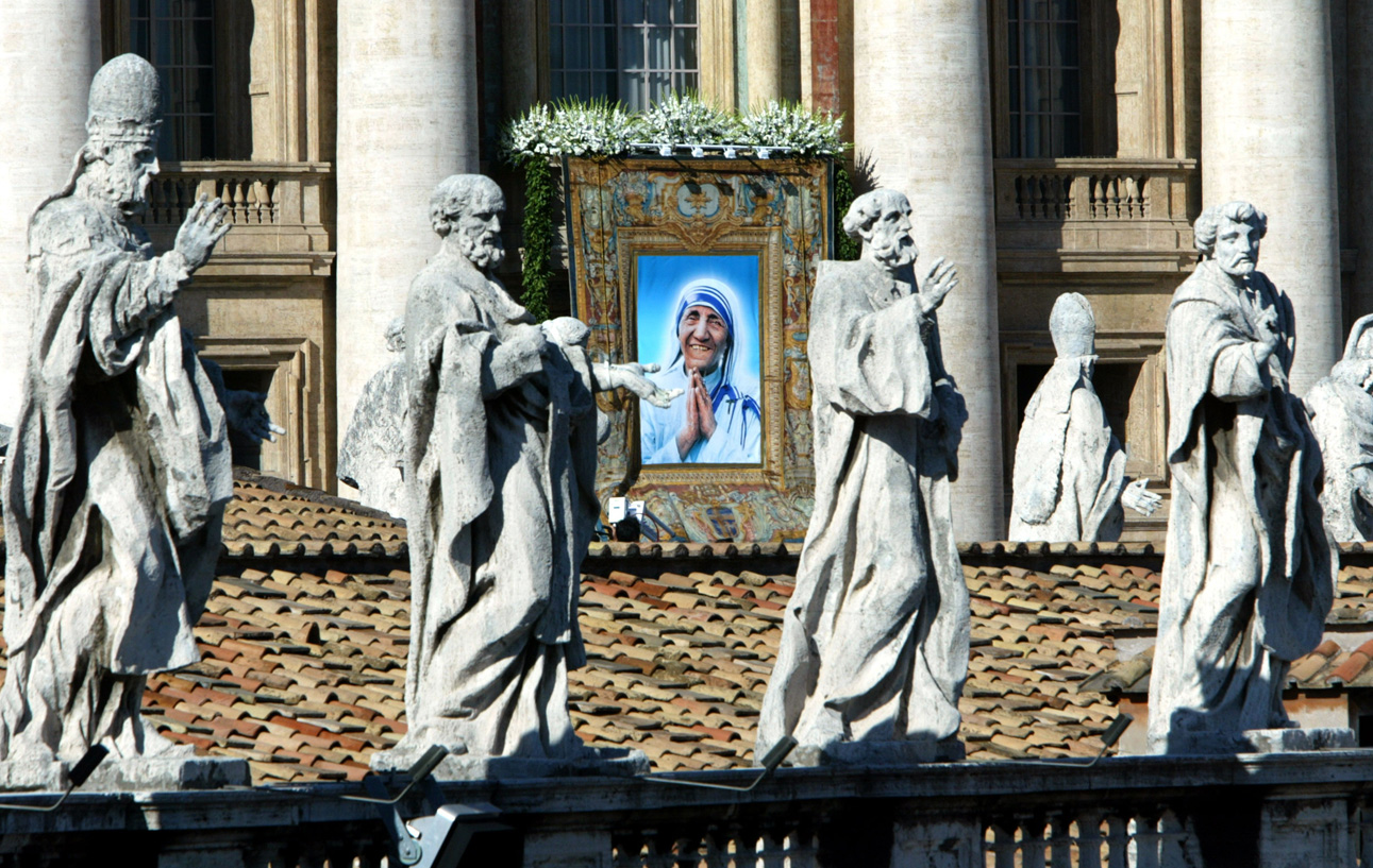 Decoding canonisation