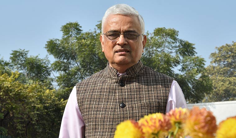 'There are grave problems in electoral bonds scheme': Former CEC Rawat ...
