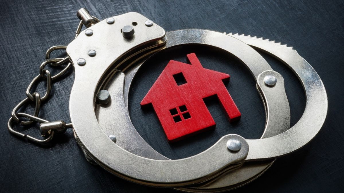 Real estate fraud: Navi Mumbai police registers cheating cases ...