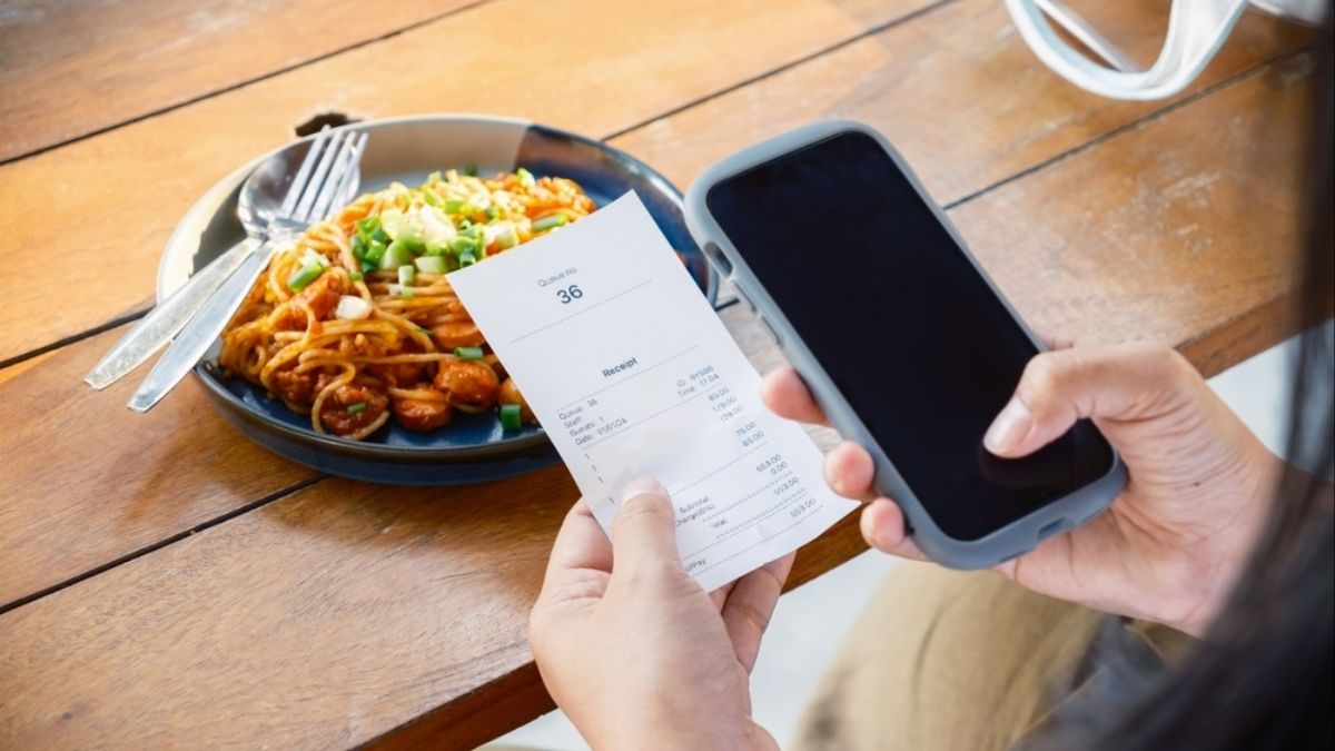 Restaurants cannot levy mandatory service charge as it violates ...