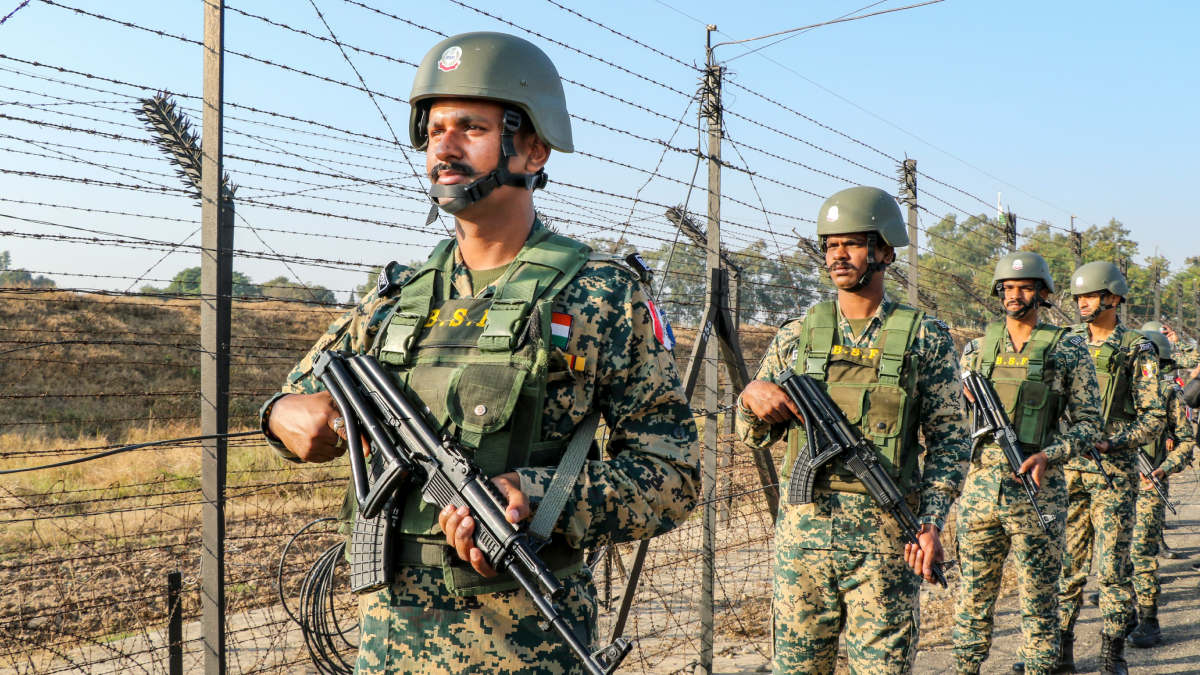 Jammu fog: How the Indian Army, BSF are keeping vigil as intel suggests ...