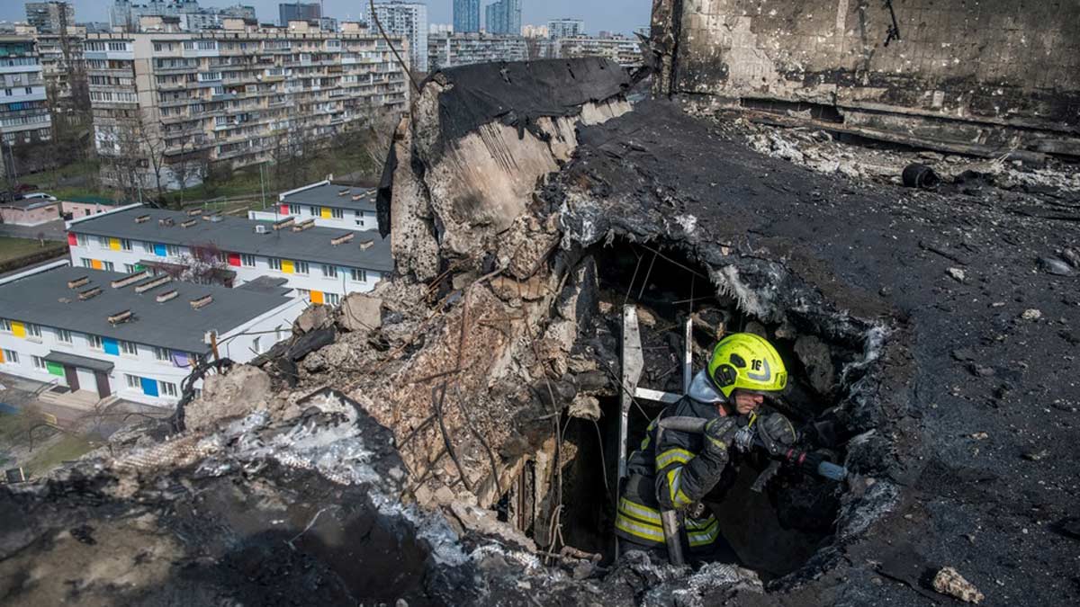 Drone war escalates: Russia, Ukraine, shoot down over 100 UAVs amid ...