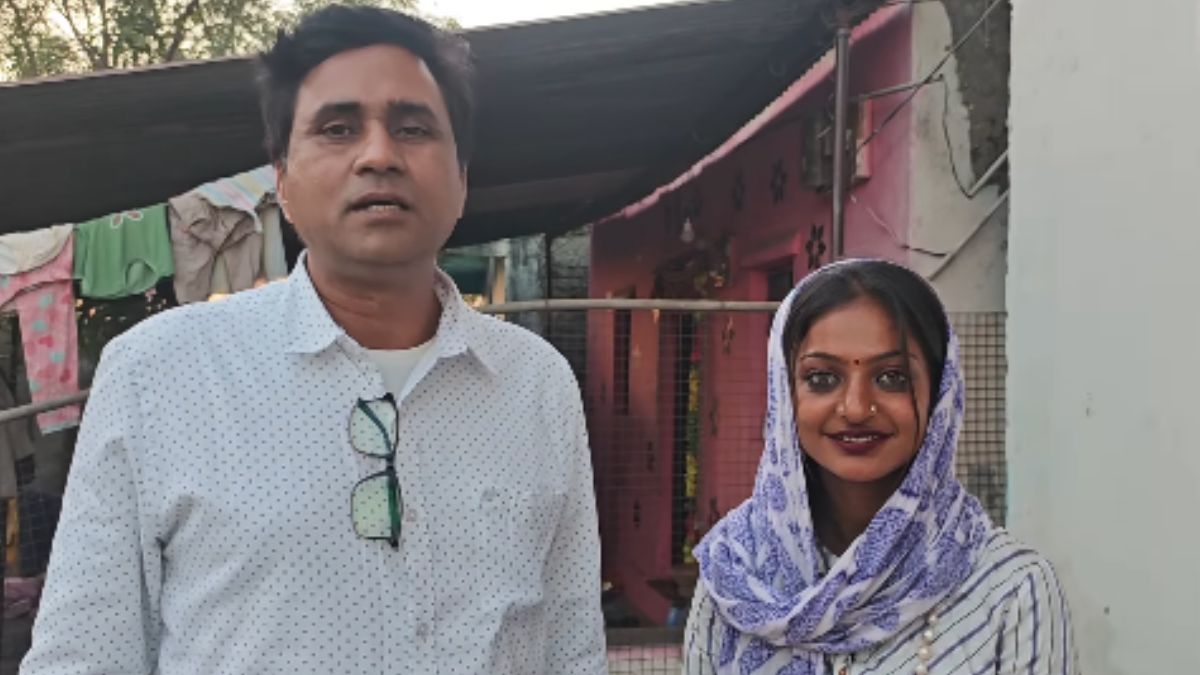 Monalisa Bhosle, the viral sensation of Mahakumbh 2025, to make her ...