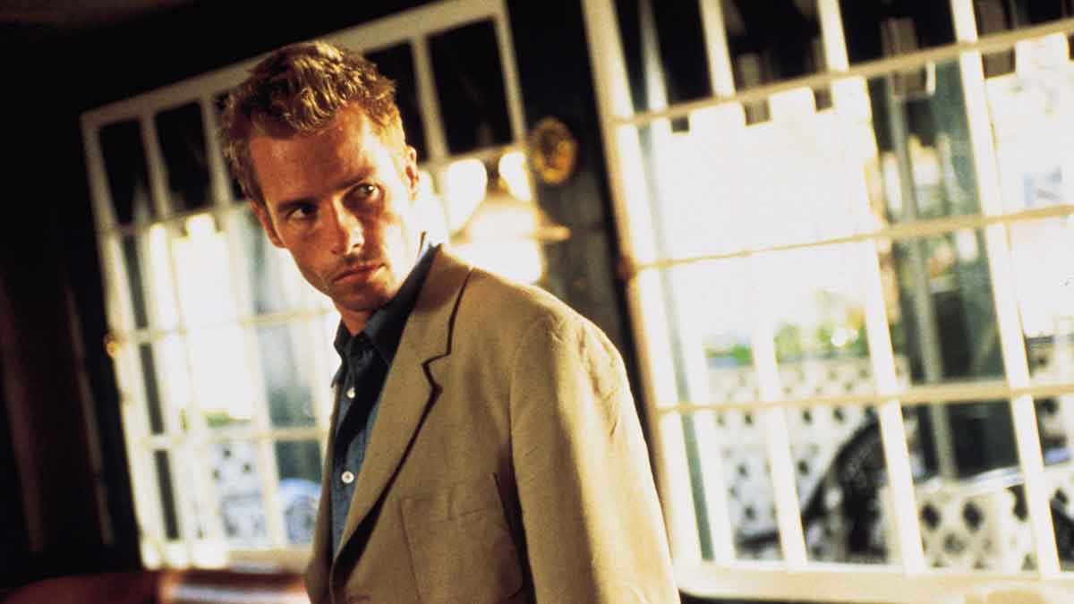 Guy Pearce says he loathes his performance in Christopher Nolan's ...