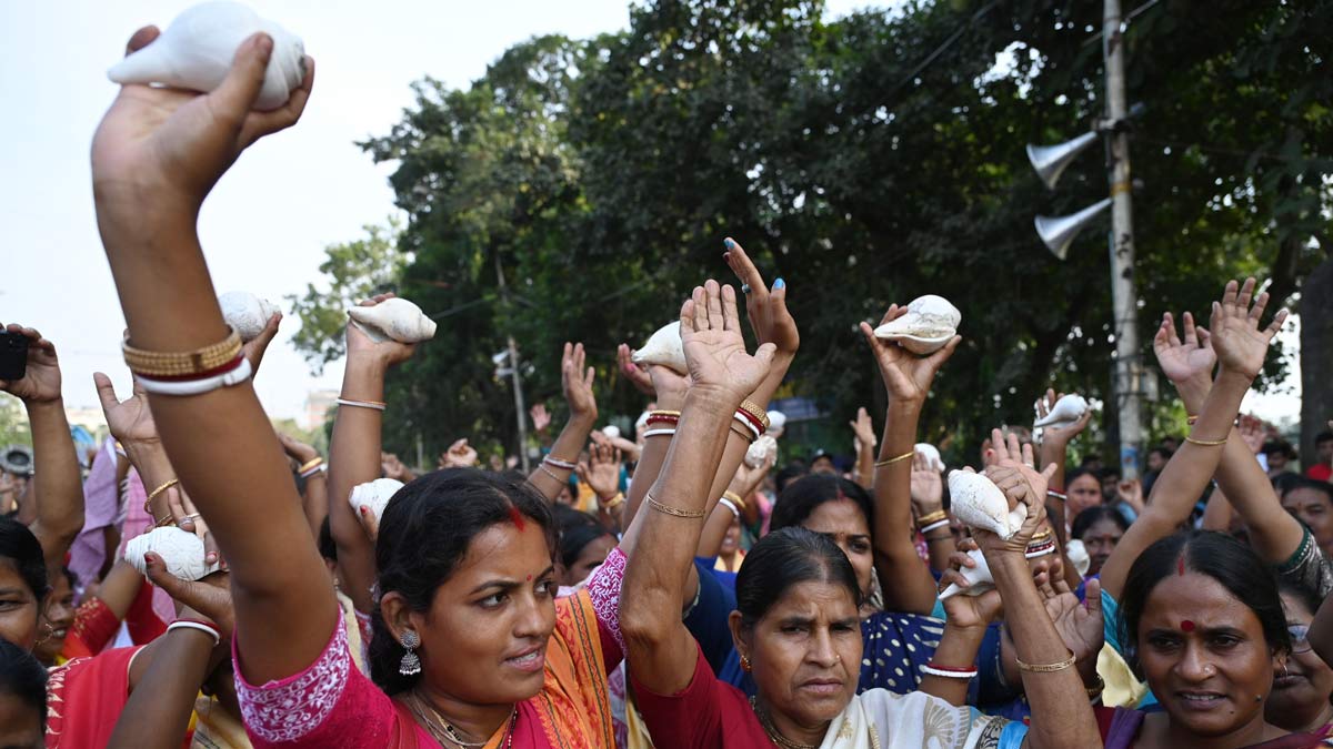 Hundreds take to the streets in Kolkata to protest atrocities against ...