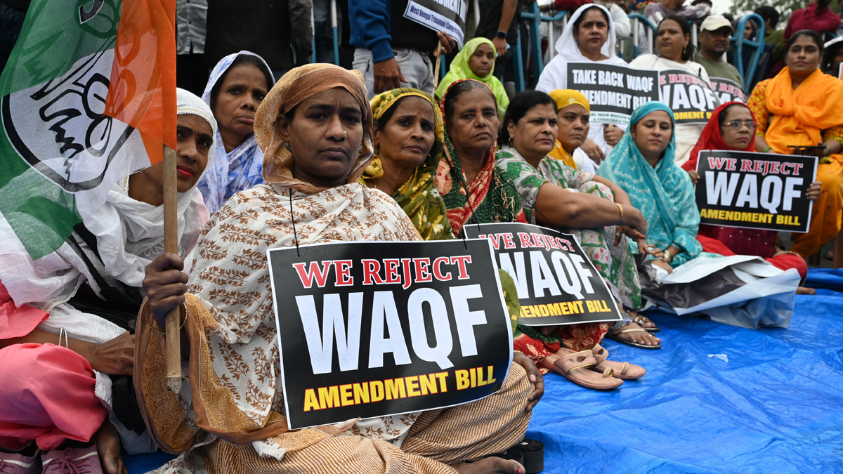 Constitution, secularism take centre stage in TMC's rally against Waqf ...