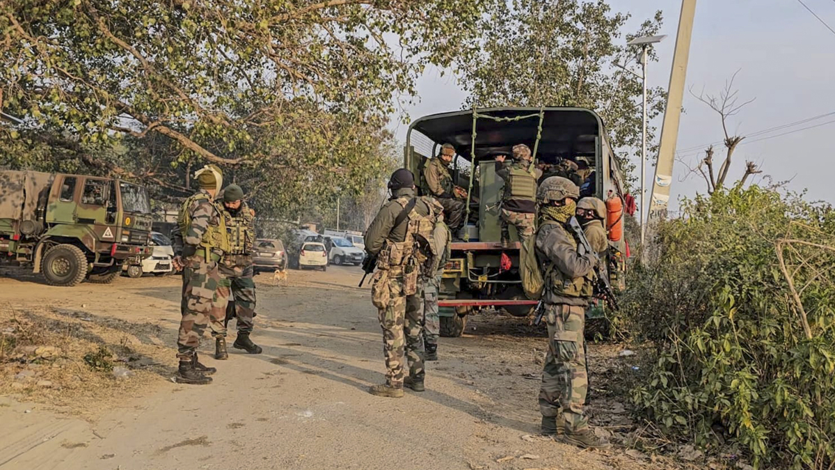 J&K's Counter Intelligence raid Anantnag jail, Kulgam villages to curb ...