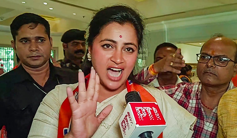 Navneet Rana's tirade continues despite FIR; BJP MP dares Asaduddin ...