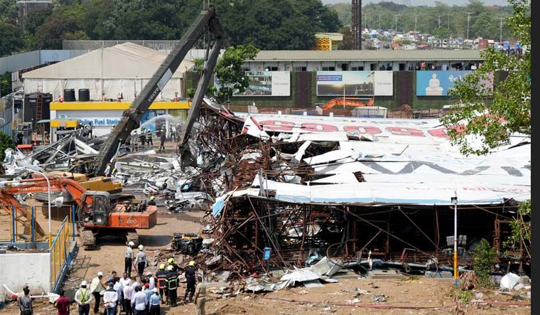 Hoarding crash in Mumbai: 2 more bodies located under debris; rescue ...