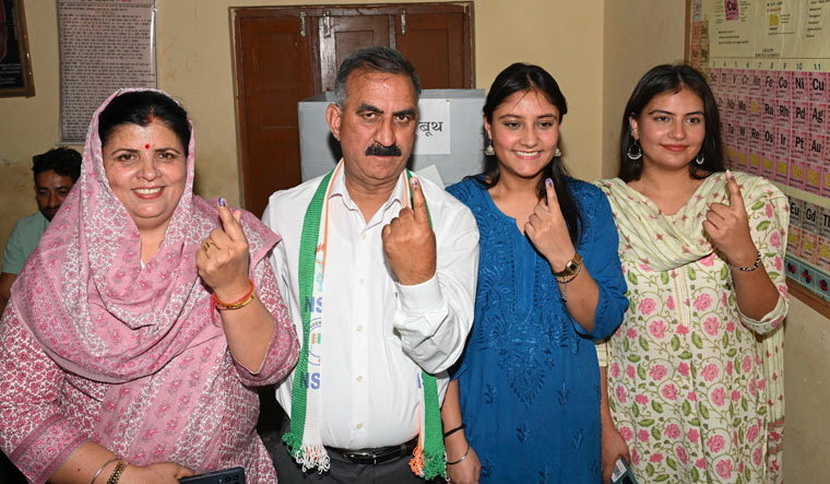 Lok Sabha polls final phase: 26.3 pc voter turnout recorded till 11 am ...