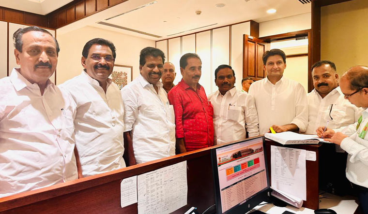 Govt fails to build consensus on Lok Sabha Speaker's post; Congress MP ...