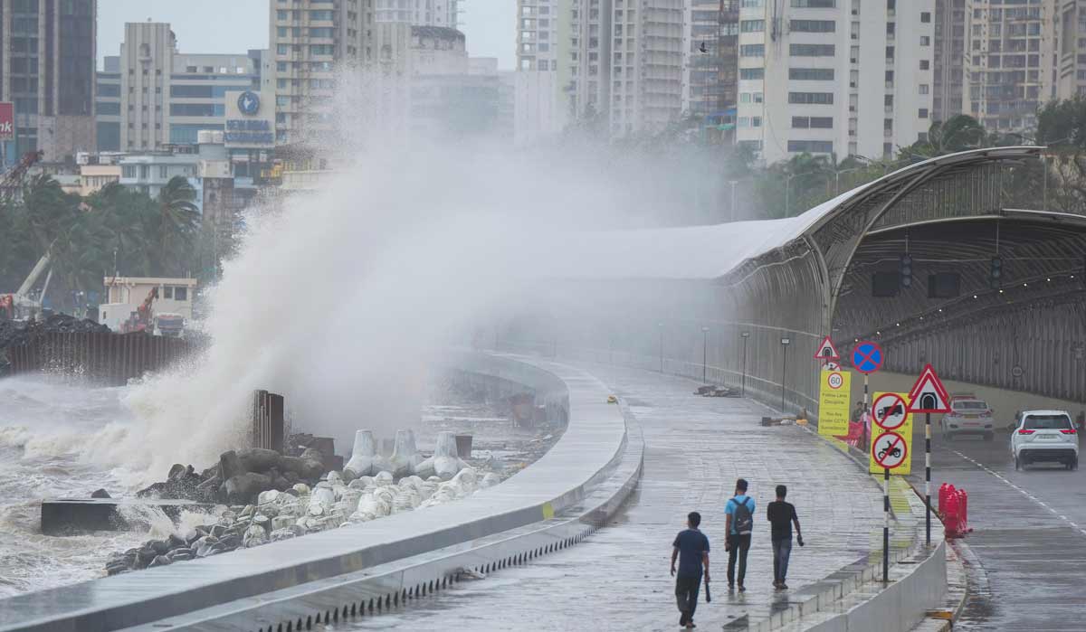 Rain in Maharashtra: Tansa, Khadakwasla dam shutters opened; trains ...