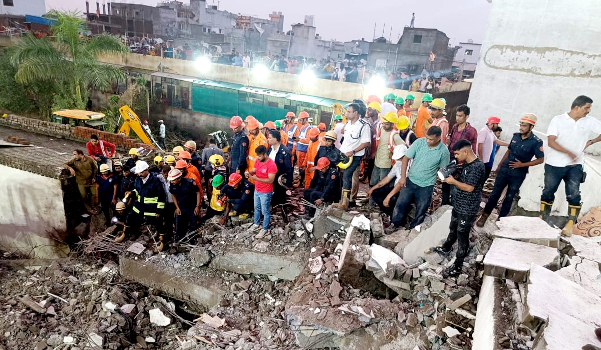 Surat building collapse: 7 bodies recovered, more feared trapped as ...