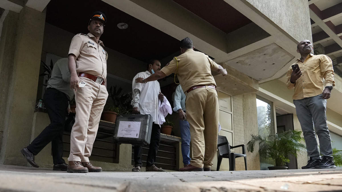 Saif Ali Khan stabbed: ‘Accused identified, burglary motive behind ...