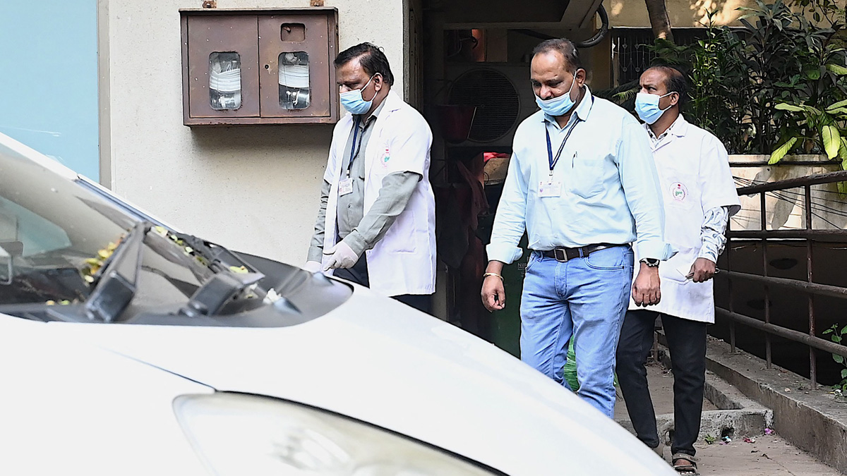 Saif Ali Khan stabbed: ‘Deep wounds in neck, left hand...’, say doctors ...