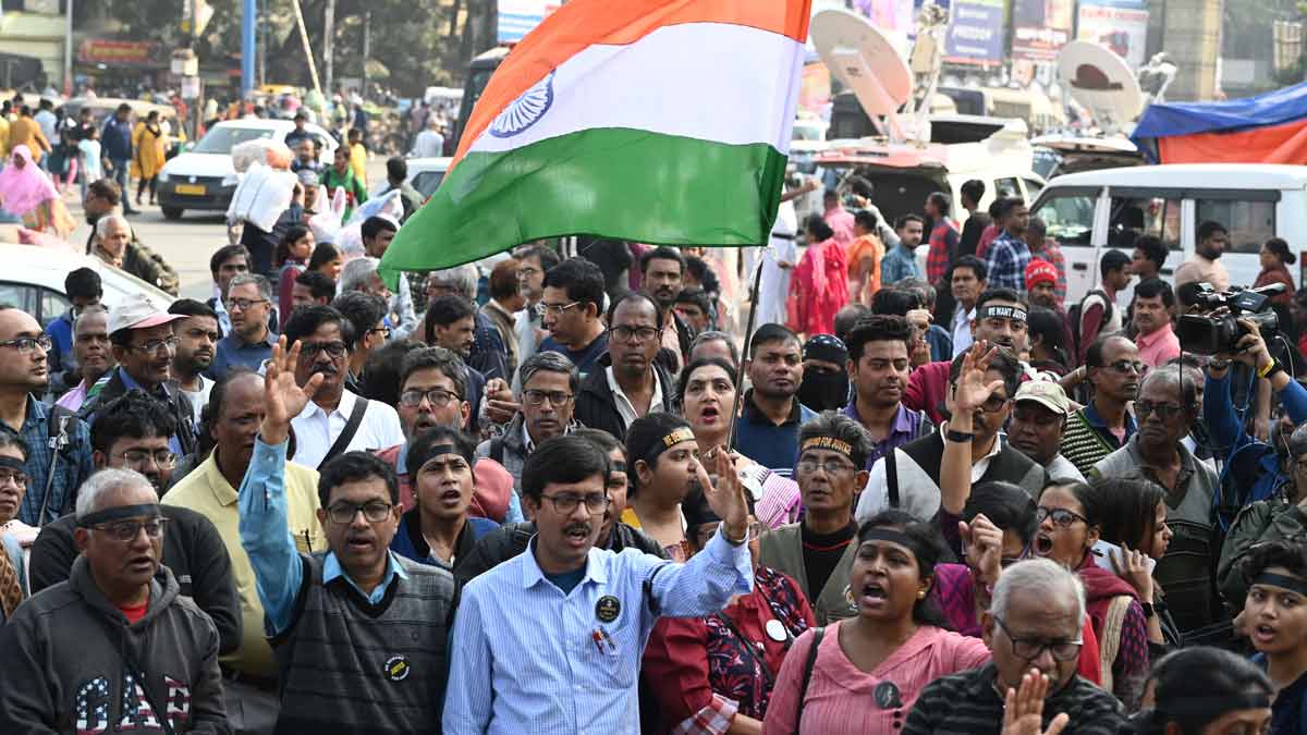 RG Kar rape-murder: Protests outside Kolkata court demanding punishment ...