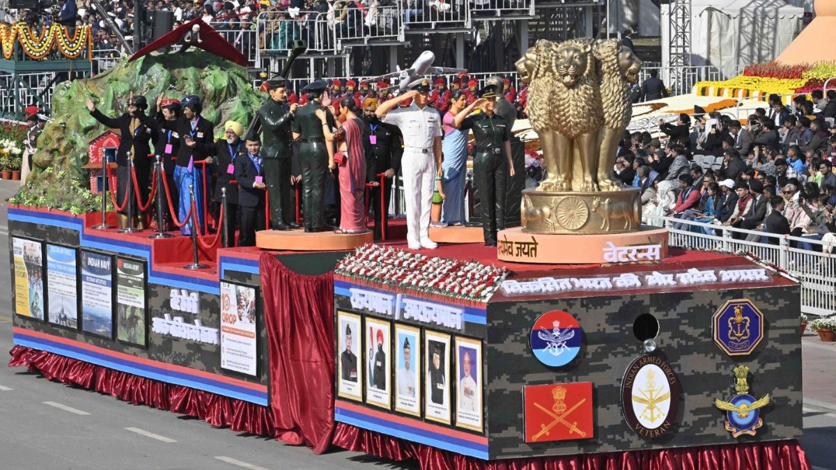 Republic Day Parade: Of glinting guns, heads held high, and fire in the ...