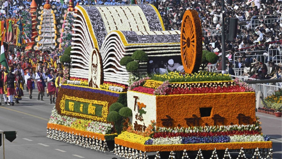 R-Day parade celebrates the Constitution; blends heritage and future ...