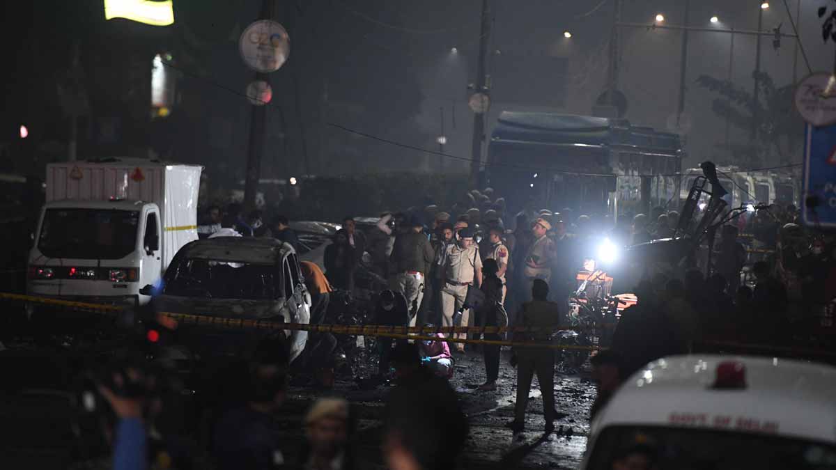 Delhi blast: CCTV footage out; suspect’s i20 car parked near Red Fort ...