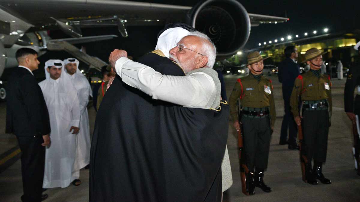 In special gesture, PM Narendra Modi receives Amir of Qatar at Delhi ...
