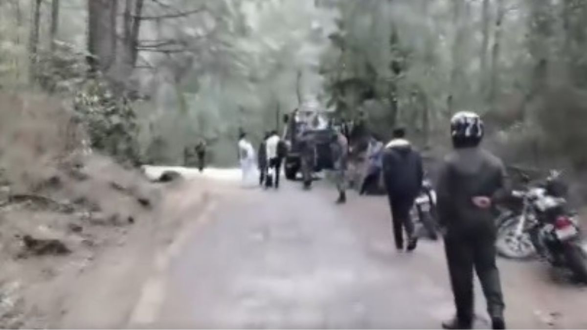 Jammu and Kashmir: Terrorists open fire at Army vehicle in Rajouri's ...