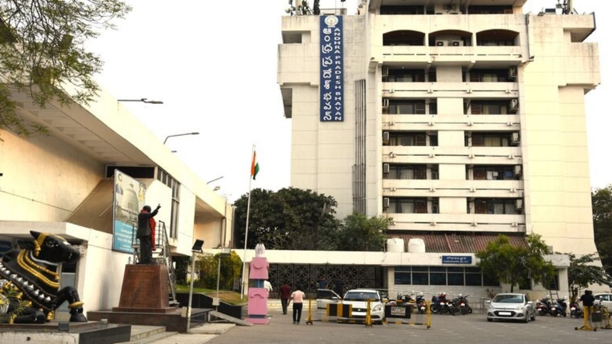 Andhra Pradesh Bhavan in Delhi shelters Telugu students fleeing border ...