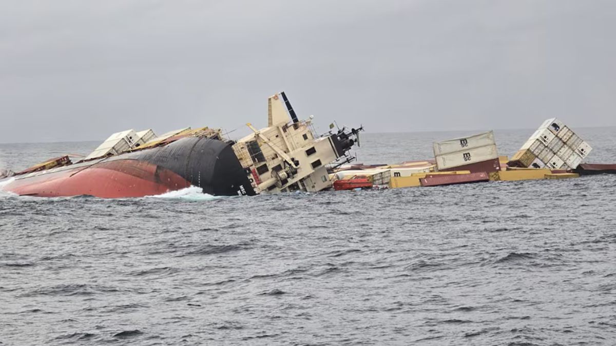 Liberian ship MSC ELSA 3 sinks off Kochi; Coast Guard on high alert ...