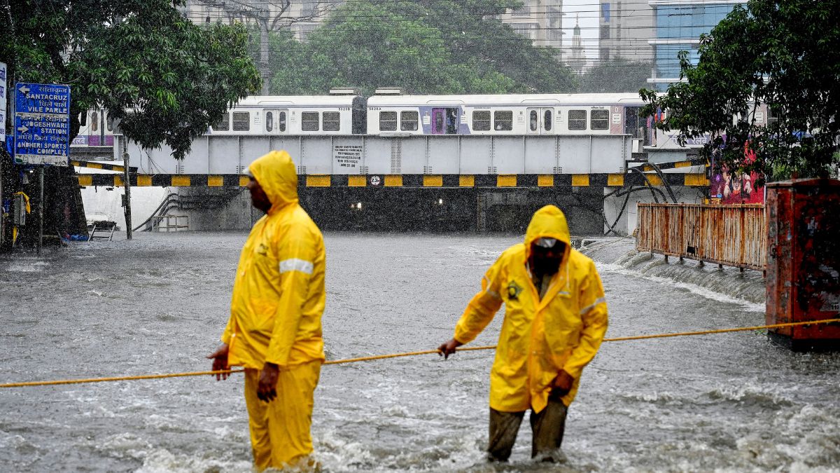 Mumbai rains: Heavy rains lash city, severe waterlogging disrupts traffic, red alert issued- The ...