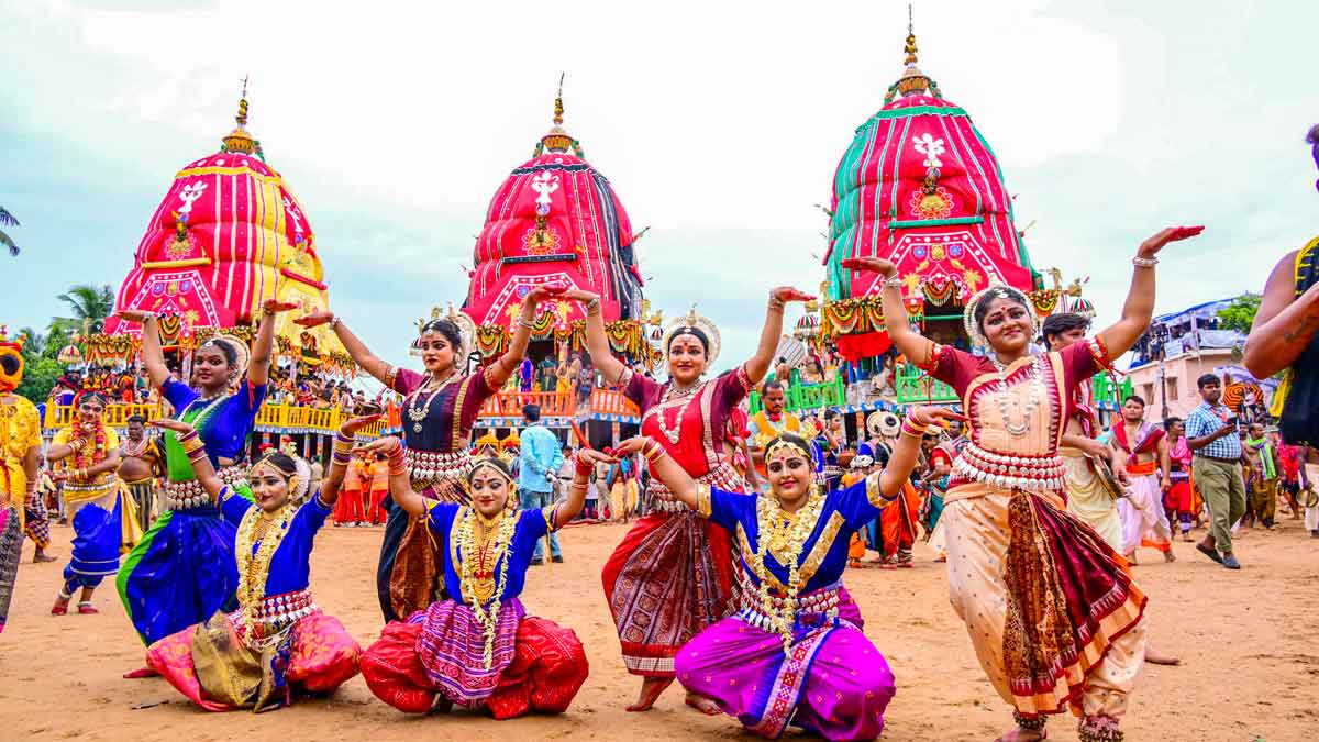 Lakhs of devotees witness Bahuda Yatra, Lord Jagannath’s return journey ...