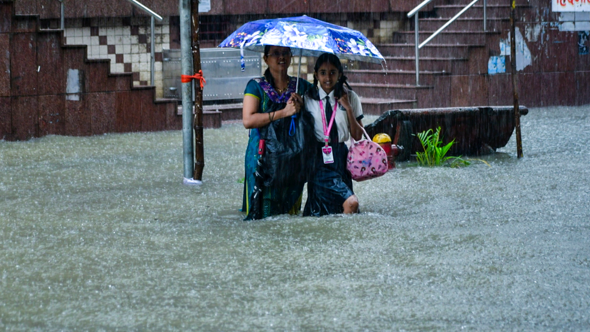 Maharashtra rain update | Govt issues advisory as new depression forms ...