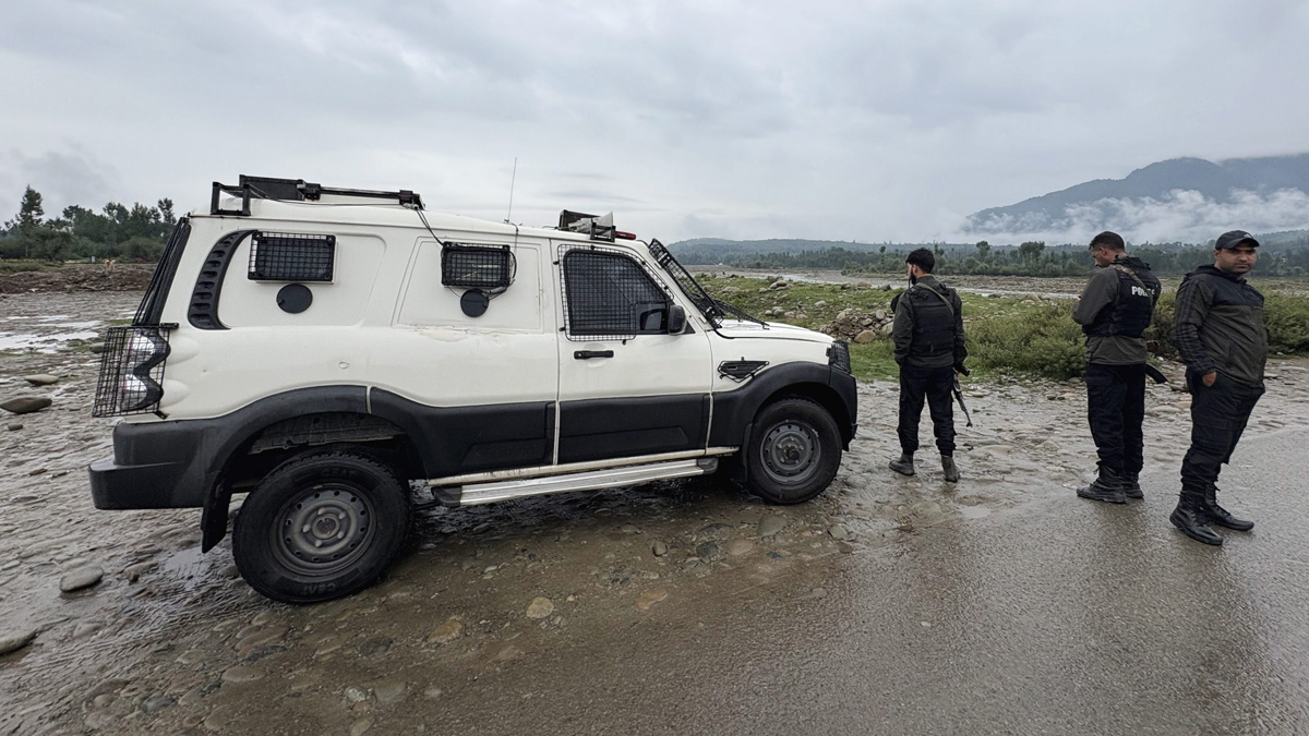 Operation Guddar: 2 soldiers martyred as security forces gun down 2 ...