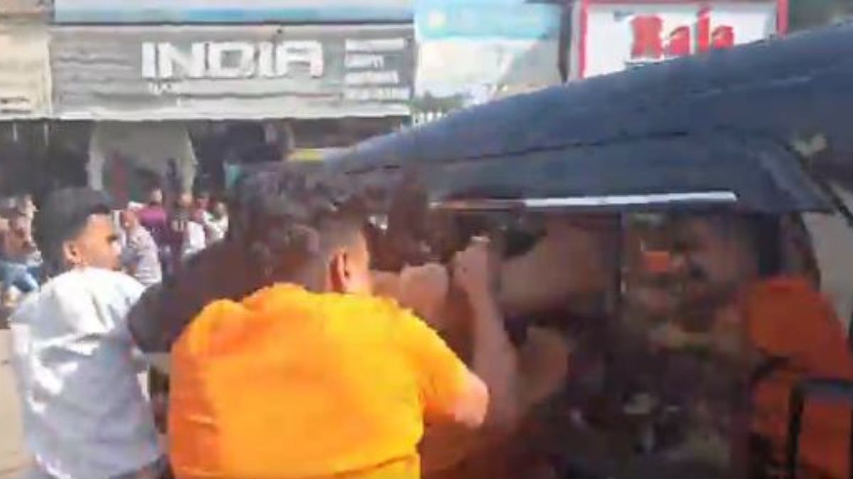 AIMIM leader Imtiaz Jaleel attacked by angry mob at rally; alleges ...