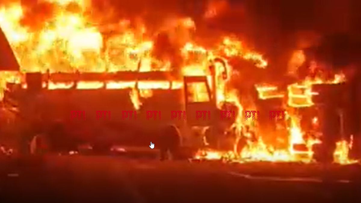 Andhra Pradesh: At least 14 charred to death as bus collides with truck ...
