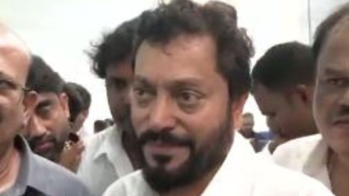 CM Vijay's inner circle: Actor Srinath sworn in as new Fisheries ...