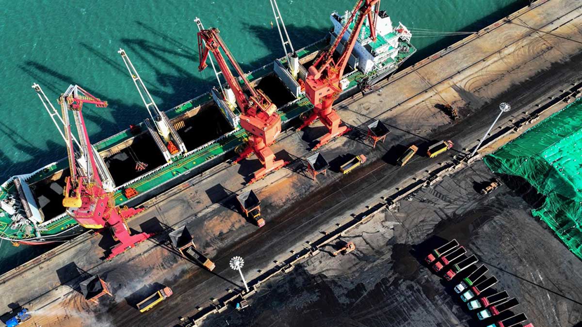 Shipping industry struggles with seafarer shortage; dangerous seas ...