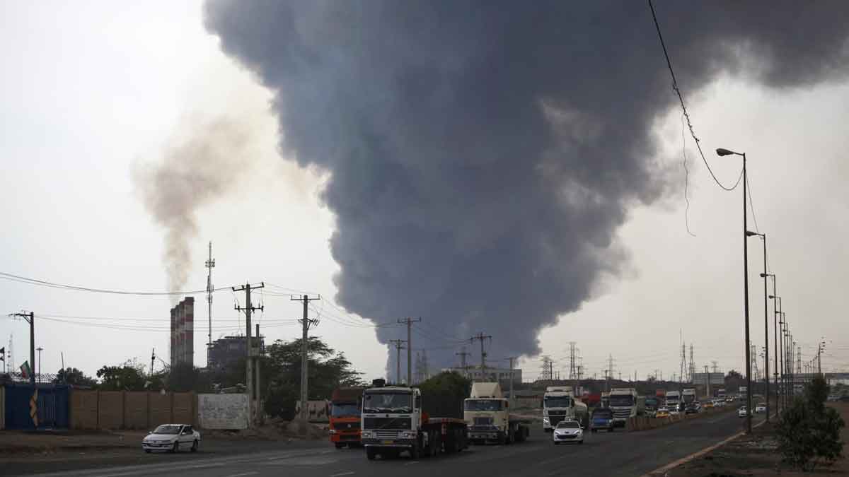 Watch | Several dead, hundreds injured as massive explosion rocks Iran ...