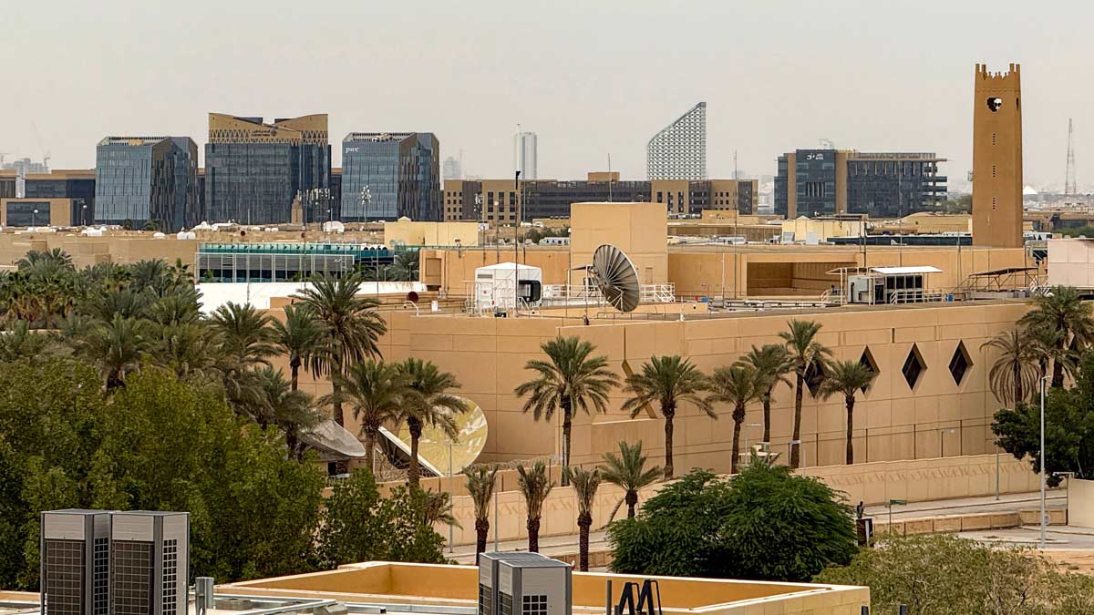 Fire at US Embassy compound in Riyadh as Iranian drones strike CIA ...