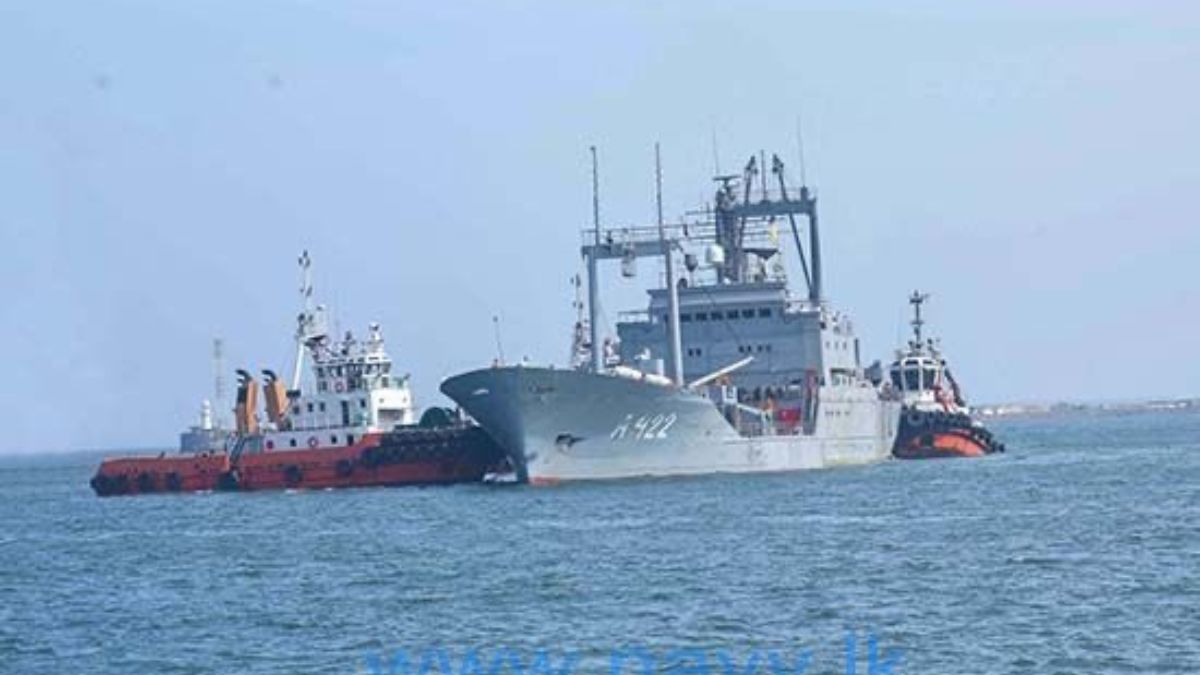 Crew of Iranian naval vessel IRIS Bushehr abandons ship in Sri Lankan ...