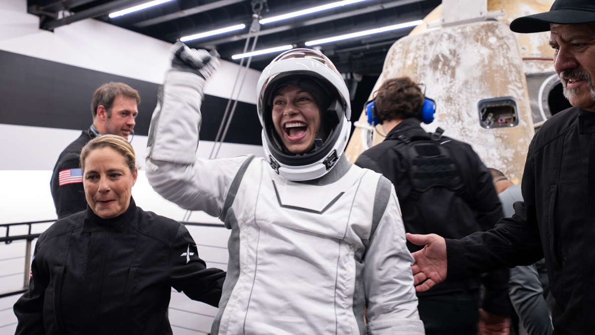 Polaris Dawn mission: SpaceX crew returns to earth after first private ...