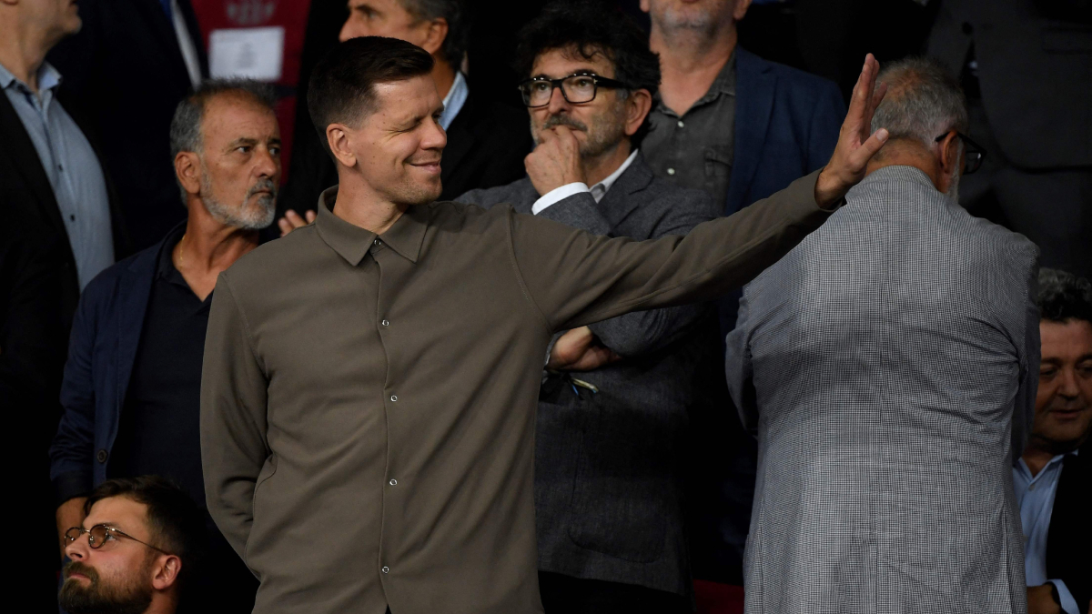 'Retired' Wojciech Szczesny becomes Barcelona goalkeeper to cover for ...