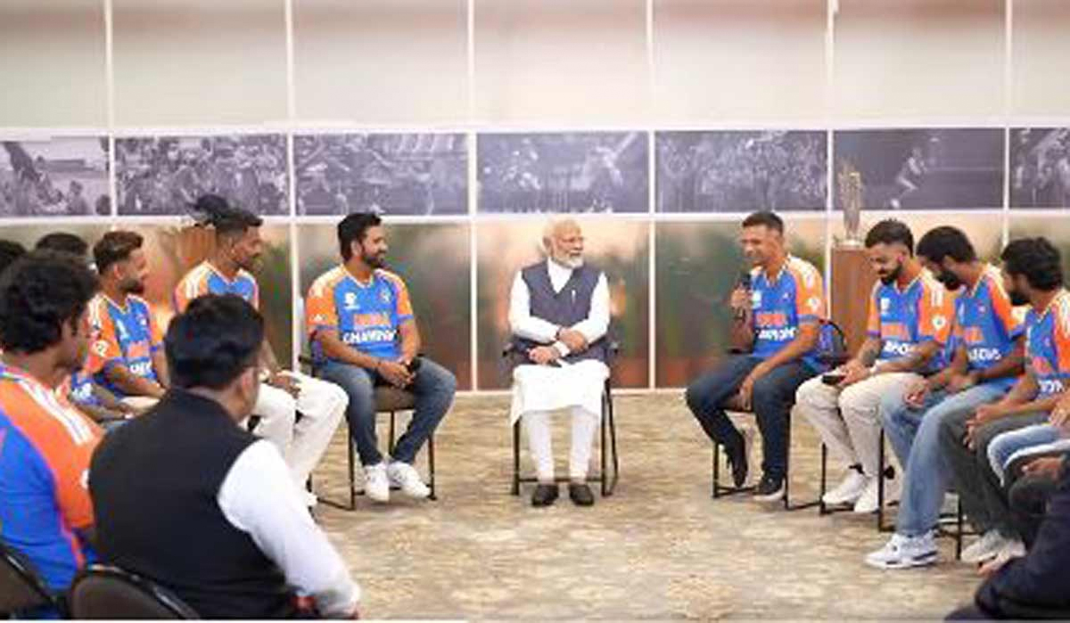 Watch: Team India meets PM Modi at his residence; departs for Mumbai ...