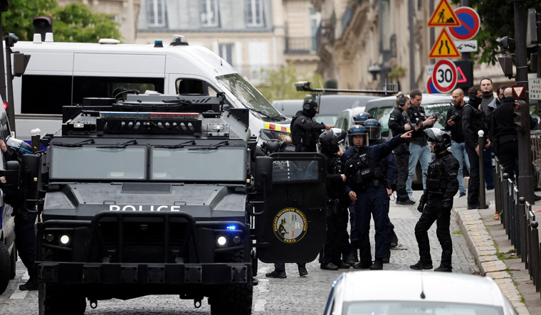 France: Man threatens to ‘blow himself up’ at Iran consulate in Paris ...