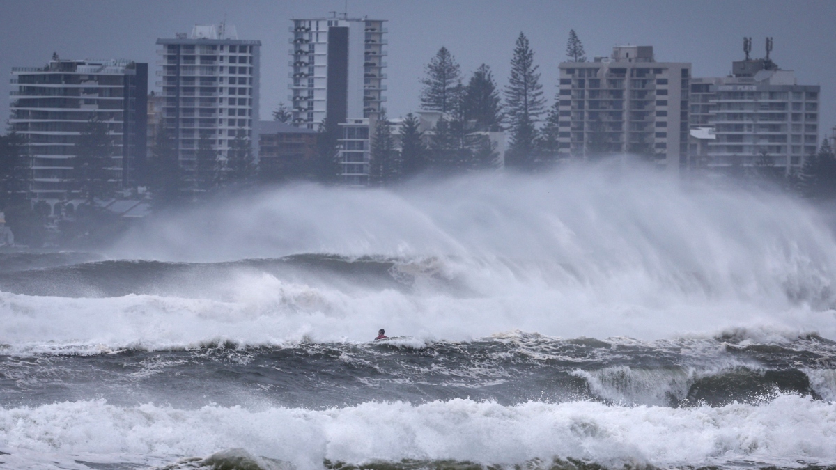 Tropical Cyclone Alfred Australia videos: Scary videos emerge from ...