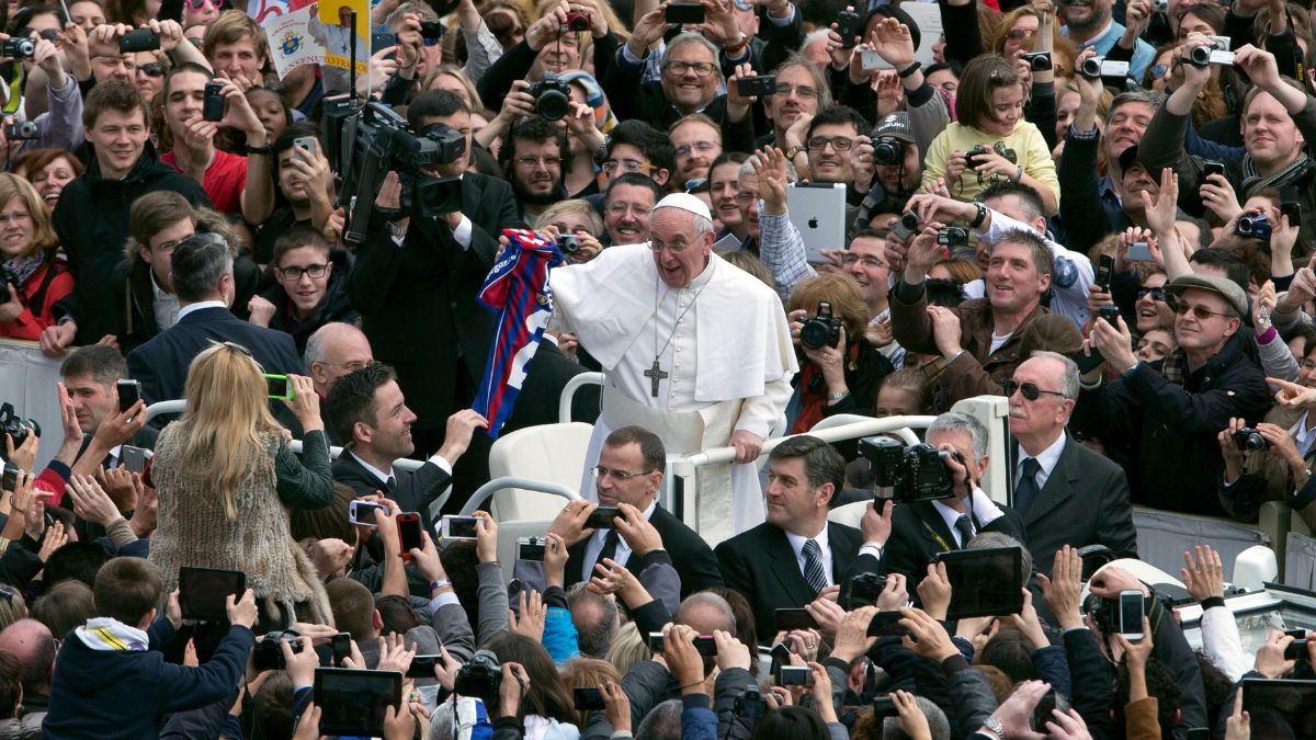 Pope Francis will be the first pontiff to be buried in single coffin ...